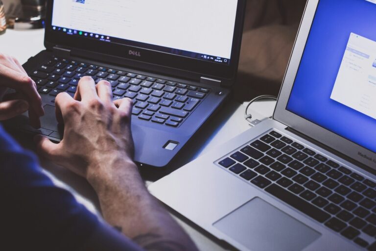 18 Entry Level IT Jobs - Wander Onwards